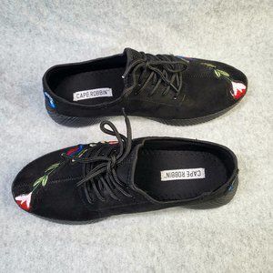 Cape Robbin | Shoes | Cape Robbin Embroidered Detailed Sneakers Sizes ...